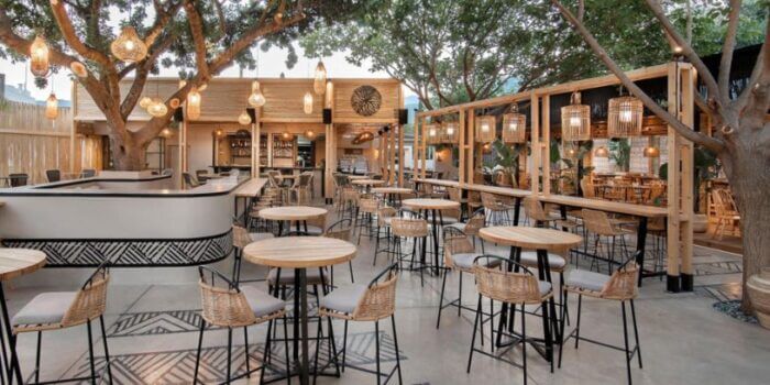 7 Desain Cafe Outdoor yang Bisa Anda Coba Sekarang! - CitraLand Surabaya